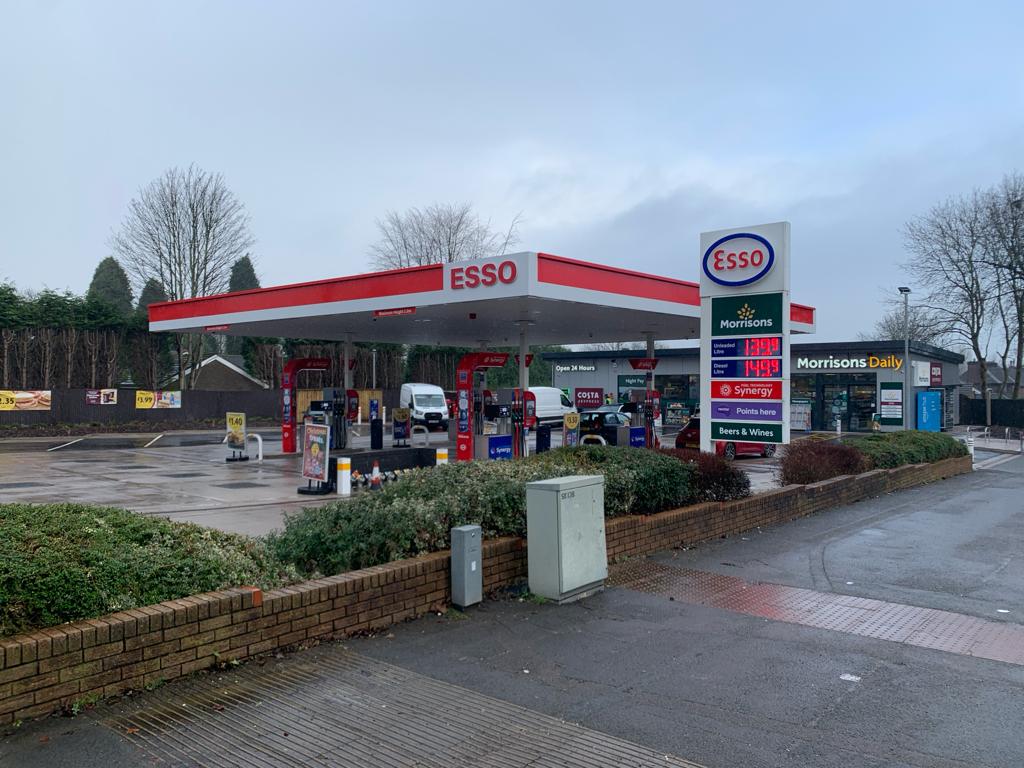 New sales building and canopy refurbishment for Rontec